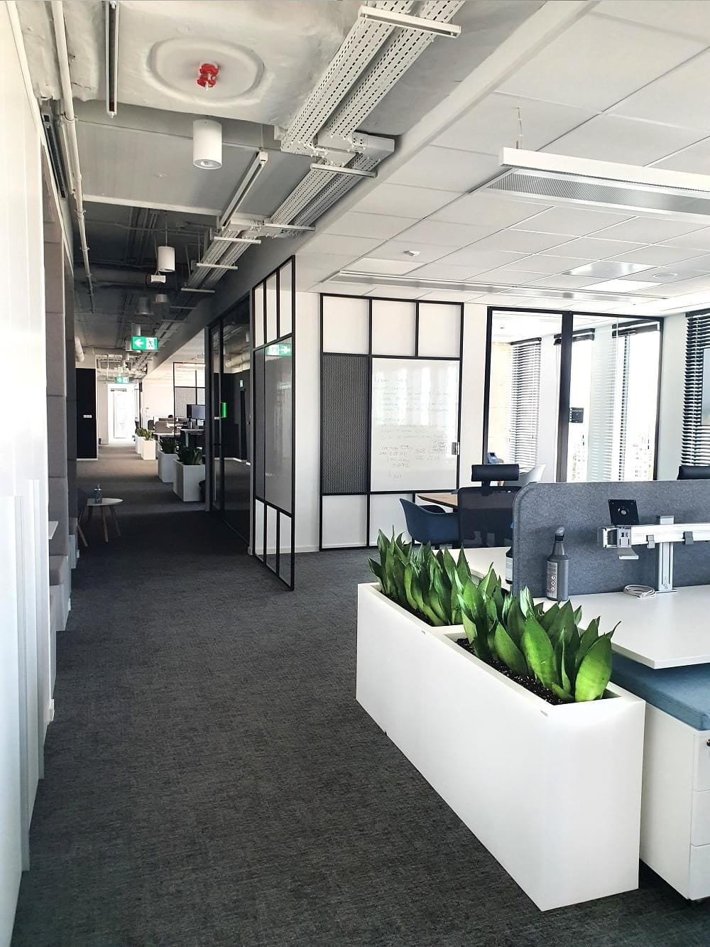 Podłużna prostokątna Donica Monumo Longerino szara z wewnętrzną półką H ...