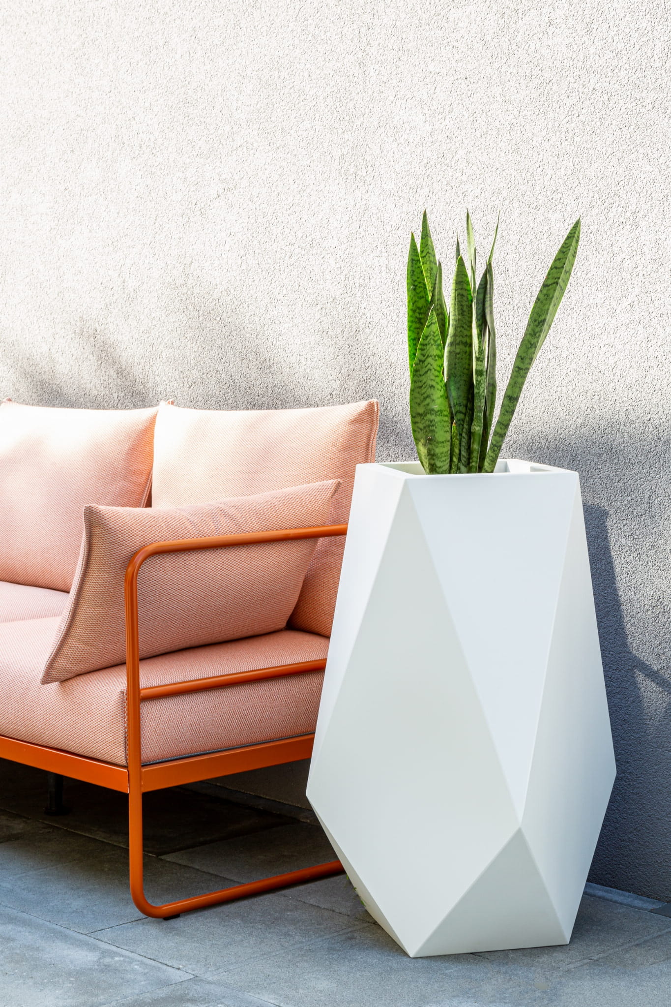 Wysoka nowoczesna donica Monumo Volcano szara pełna pojemność H:80 - Monumo